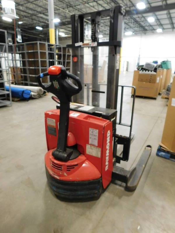 Raymond RAS25 Walkie Straddle Stacker Forklift | Savage MN - Warehouse ...