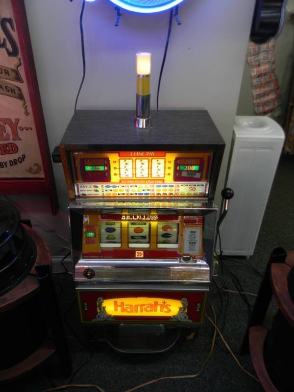VINTAGE ORIGINAL HARRAH'S LAKE TAHOE 25 CENT SLOT MACHINE - MADE BY ...