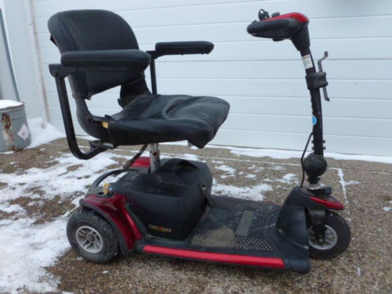 Richmond #38 Antique Crocks, Power Scooter, Vending Machine | K-BID