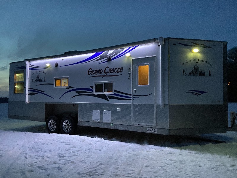 2018 Ice Castle "Grand-Castle" Toy-Hauler -- Never Been On The Ice! | K-BID