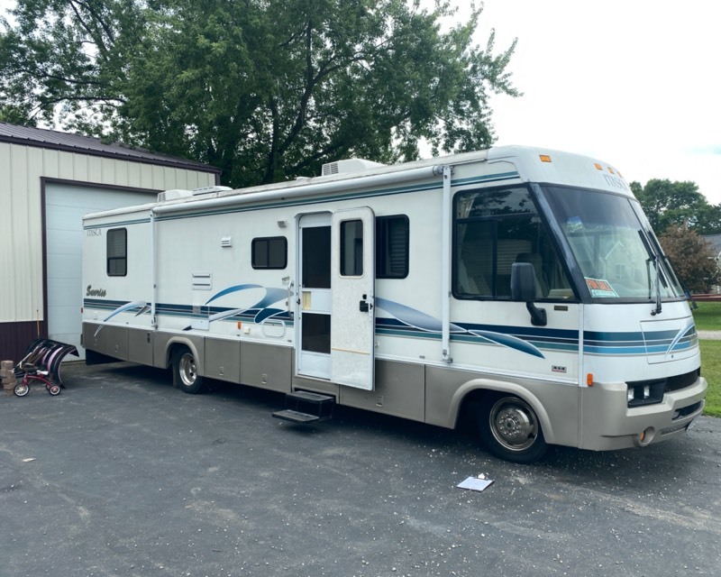 Itasca Sunrise Motorhome, 35 Feet Long, Only 22K Miles, Well Kept | K-BID