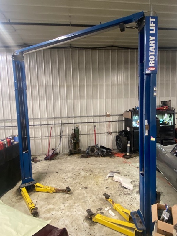 Auto Shop Lifts & Equipment --- SNAP-ON / METAL FAB / 14'x26' PAINT ...