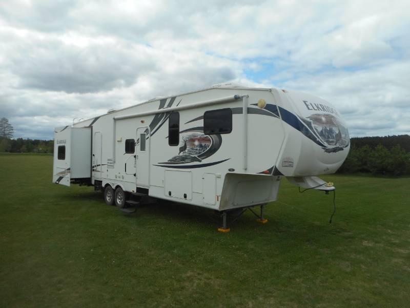 - Auction 132 - 5th-Wheel Campers, Boats and More! - | K-BID