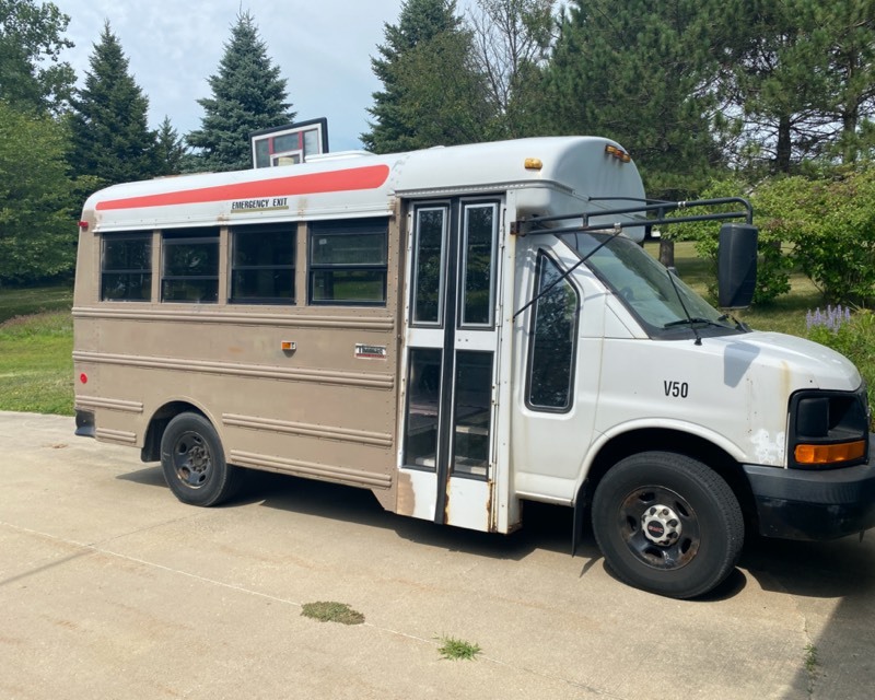 PARTY BUS, CAMPER, TAILGATE VEHICLE - 05 GMC MiniBus | K-BID
