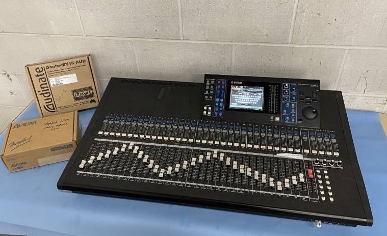 #454 Pro Audio Mixers / Mixing Consoles, TV's & Projectors, Projection ...