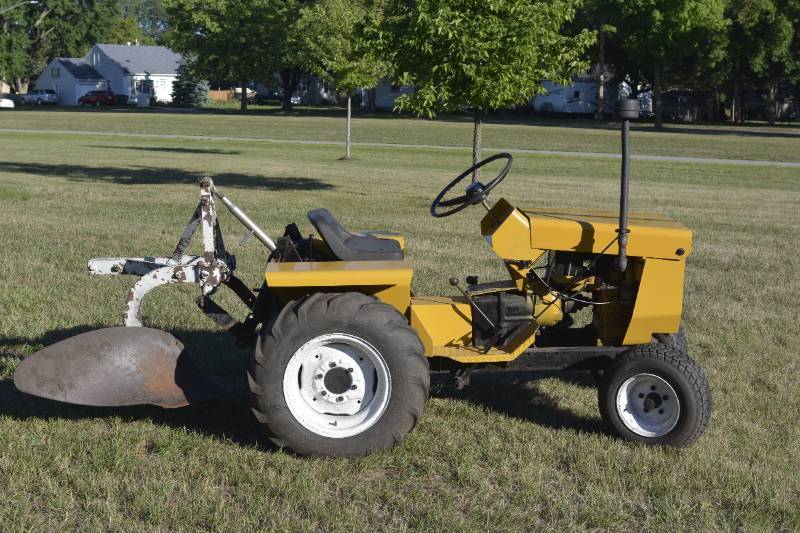 Farmall Tractors, 2020 1025R John Deere Tractor, Snap-On tool chests ...