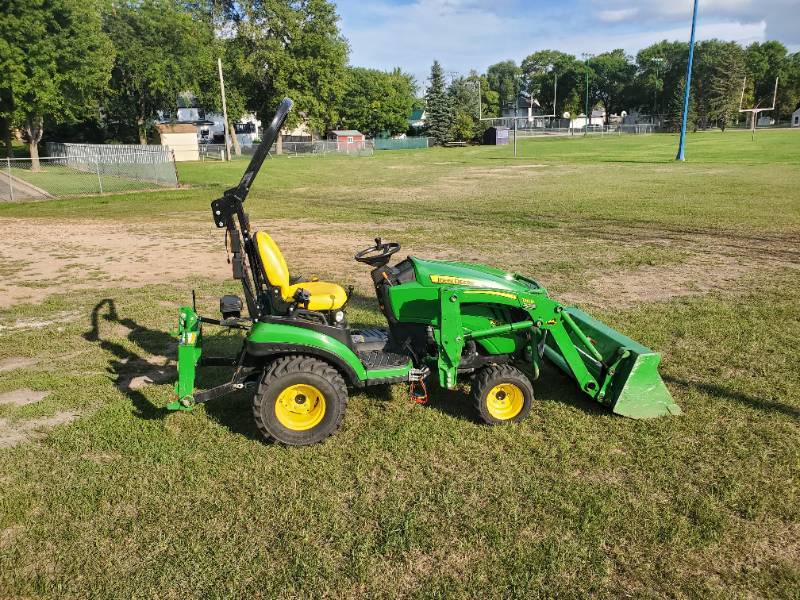Farmall Tractors, 2020 1025R John Deere Tractor, Snap-On tool chests ...