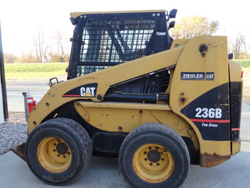 Snow Removal Equipment/ Caterpillar 236B Skid Steer # 938 | K-BID