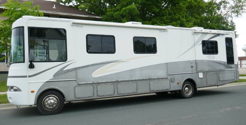 2004 R-Vision Trail-Aire Motorhome | K-BID