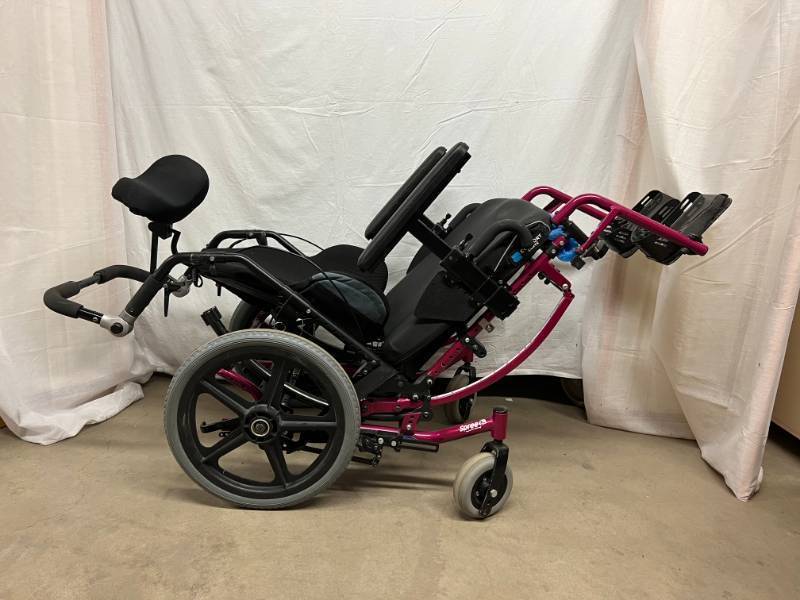 #1999 FANTASTIC VOLKER & STRYKER HOSPITAL LONG TERM CARE BEDS AUCTION ...
