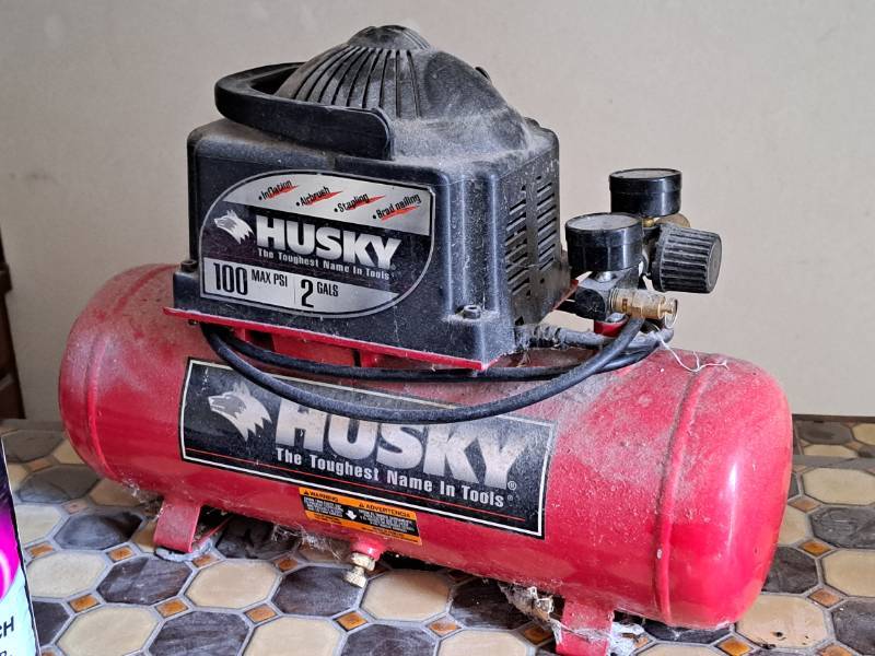 Husky 2 gallon air compressor 100 psi store