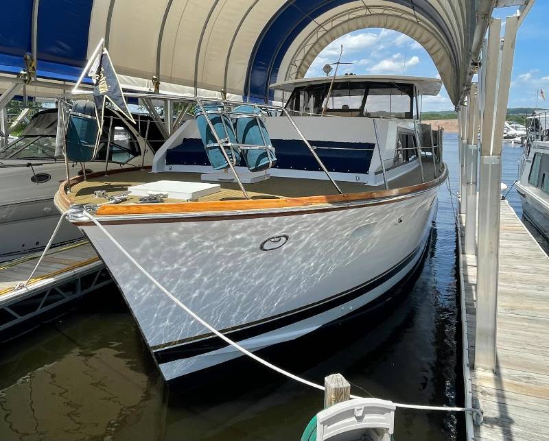 #428 Twin Cities Auctions - 1972 Trojan Cabin Cruiser - 42 FT Yacht on ...