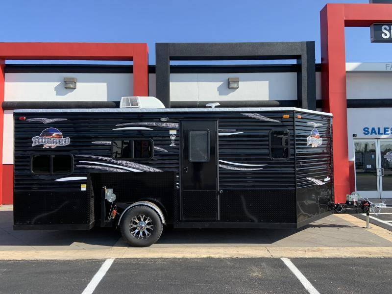 2023 Ice House Blowout Sale - Ice Castle Rugged RV + Team Lodge | K-BID