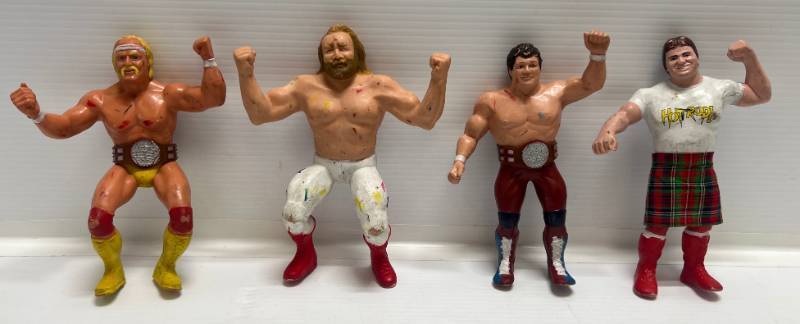 North St. Paul Collectibles Auction Including 1965 Beatles Lunch box ...