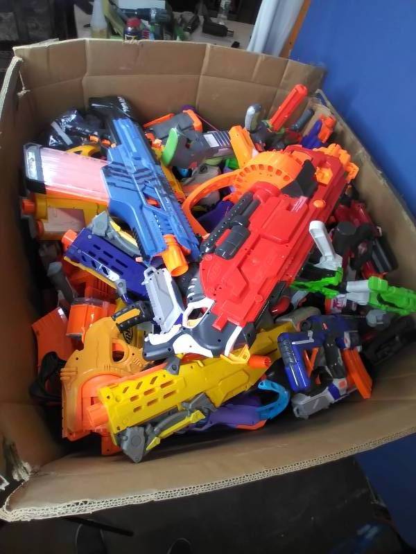 RR17: Reseller's Paradise! Bulk Items: Nerf Guns, New Clothing, Levis ...