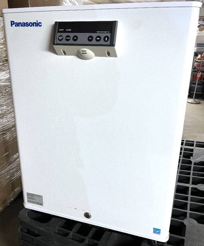 #2035 ERGOTRONS, INVACARE OXYGEN CONCENTRATOR, LIKE NEW PANASONIC ...
