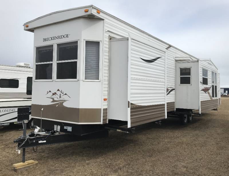 - Auction 49 - Wide Variety of Campers! - Get Ready for Summer Fun ...