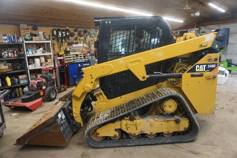 SW Metro Tracked Excavators, Skid & Wheel Loaders & Man Lifts ...