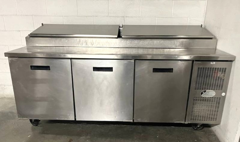 Randell 8383N-290 83" Pizza Prep Table ($13,000+ MSRP) & TRUE Mfg. TWT ...