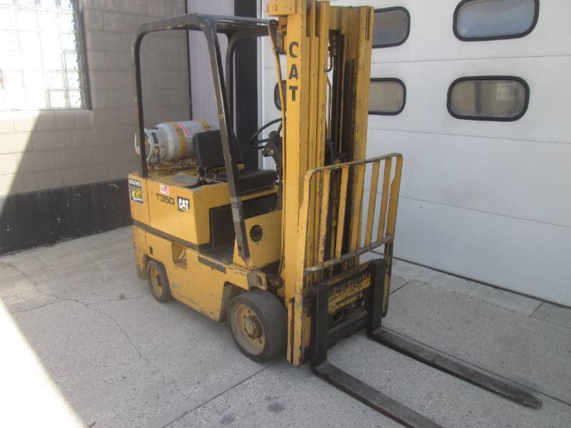 Caterpillar Cat T35D Propane Forklift - New Battery - No Leaks ...