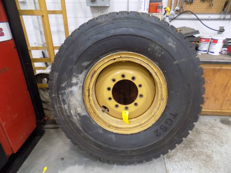 3- 2019 Ford F150 4x4 Super Cab Pickups / Cat Road Grader wheel & tire ...