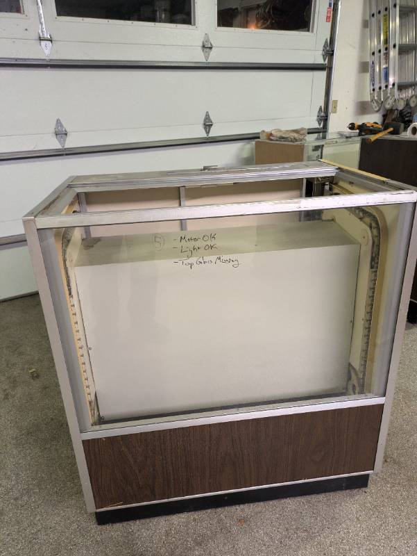 Rotating Display Case Cabinet Shelf Auction - All For Parts or Repair ...