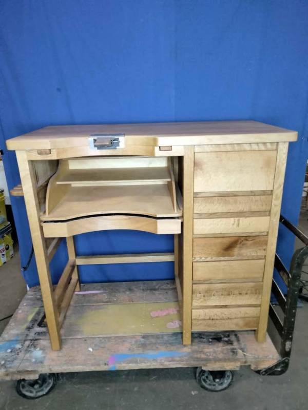 RR84: 55" Span-On Tool Chest, Pallet Lot, Lasko, Jewelers Work Station ...