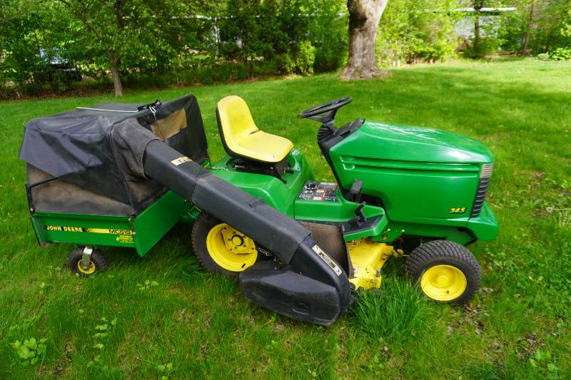 West Metro 1998 John Deere 345 Lawn Mower Garden Tractor With John ...
