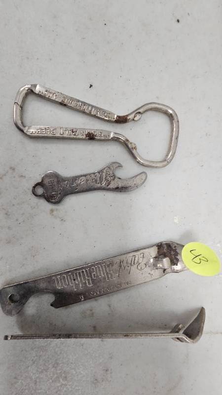 Collector's Paradise, Coca Cola , Hamm's, Schmidt, Schell, Rail Road ...