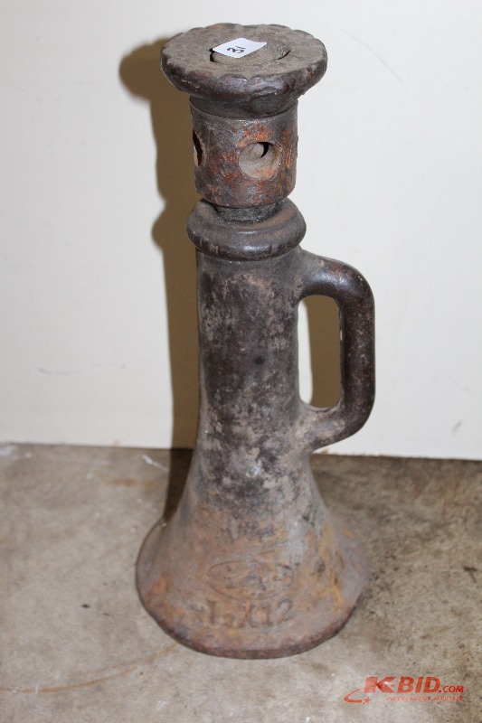 Antique Screw Jack | Contractor Sale #2 | K-BID