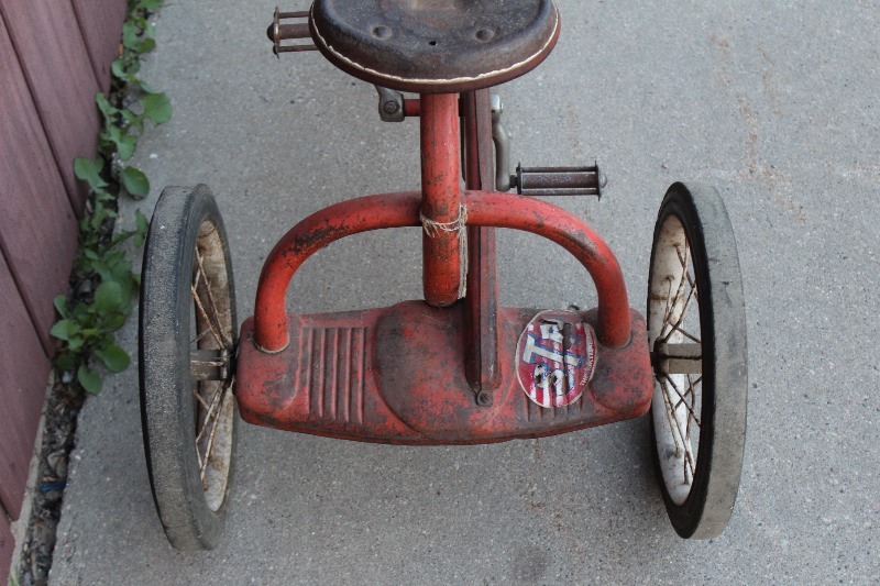 Vintage Chain Driven RWD Tricycle | Antique and Vintage Toys | K-BID