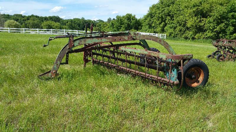 Oliver Side Delivery Hay Rake 10' Wide | Greenfield Hobby Farm Auction ...