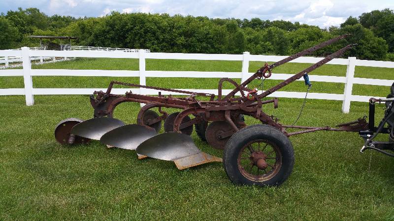 Case 3-16 Mole Board Pull Behind Plow | Greenfield Hobby Farm Auction ...