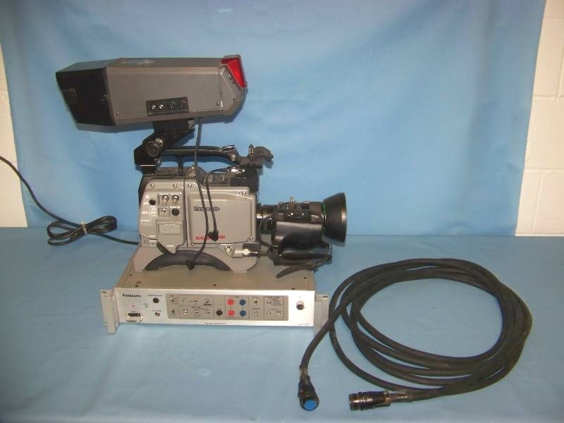 #200 Projectors, Monitors, Amps, Phones, Speakers, Electronics ...