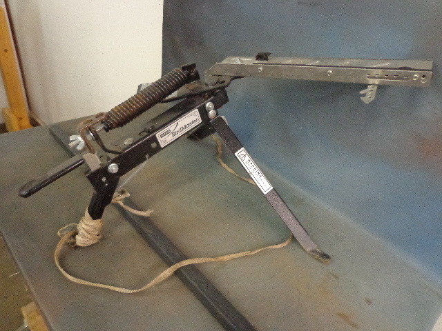 Outers Bird Master Clay Pigeon Thrower | August Consignment Auction | K-BID