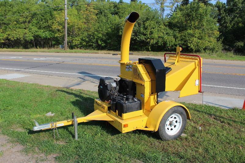 Powertek 7" 28-HP Hyrdro-Feed Tow-Behind Chipper; Model 728; Serial ...