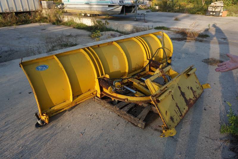 SPX Fenner Stone 4 Post Car Lift, Leo Snow Plow & Consignments | K-BID